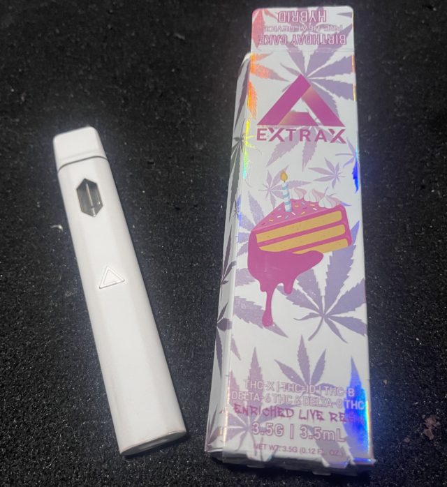 Delta Extrax PreHeat Disposable Review - Huge, Smooth and Tasty